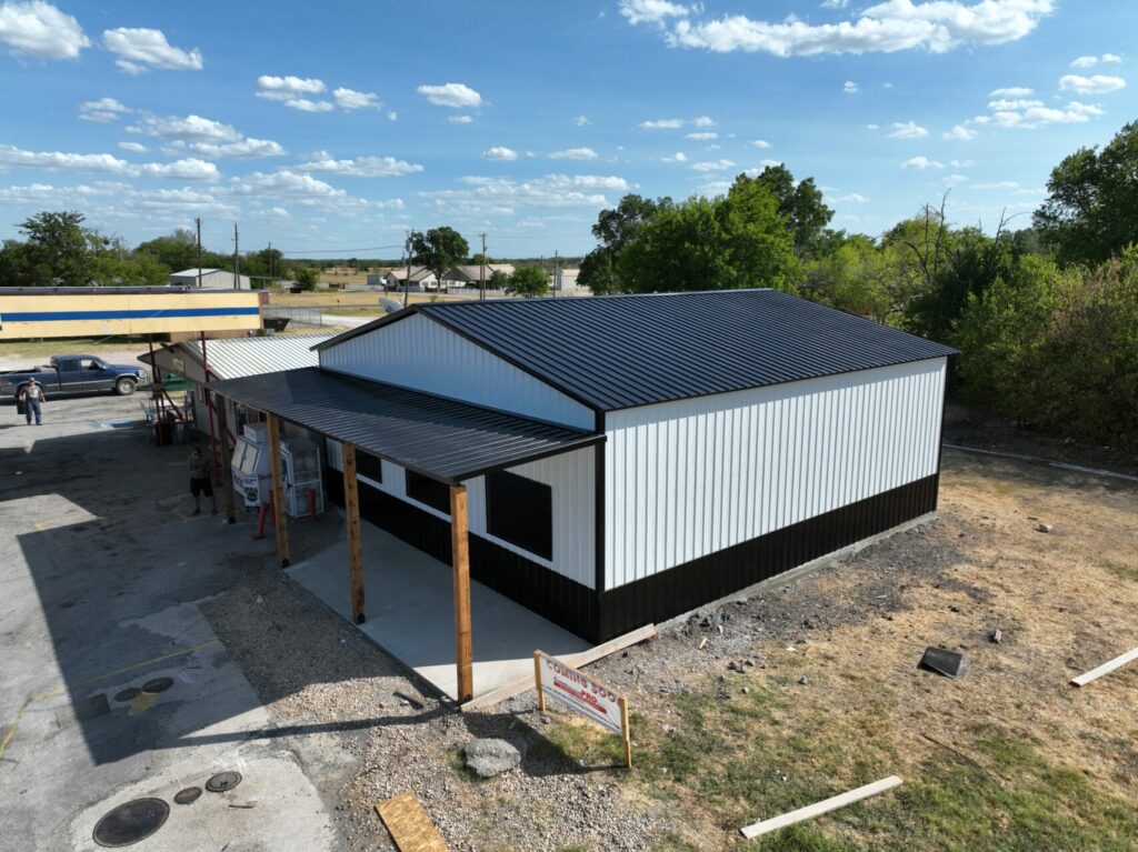 MB7-33x35 Metal Building | WolfSteel Buildings
